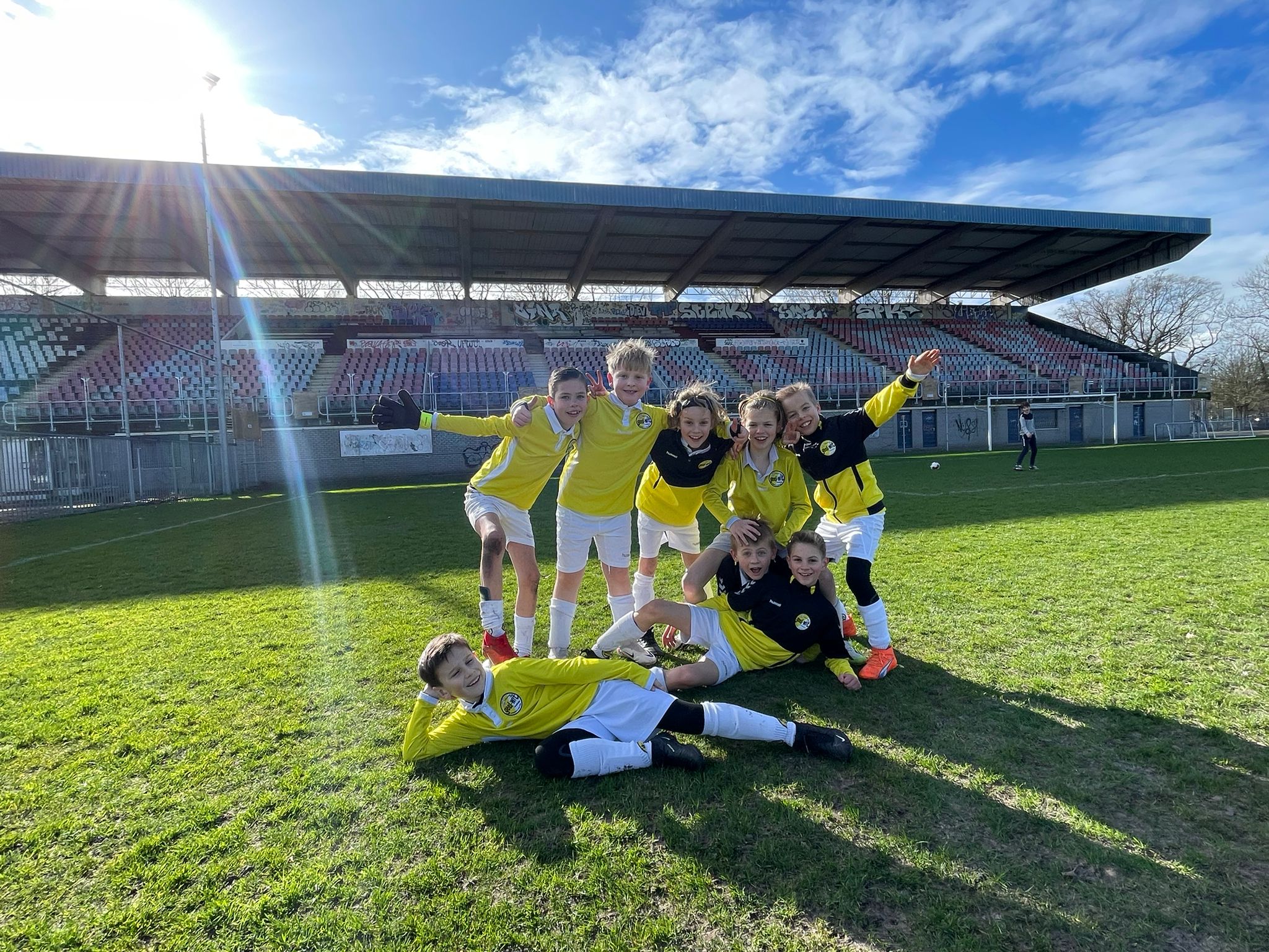 Home | s.v. Geel-Wit'20